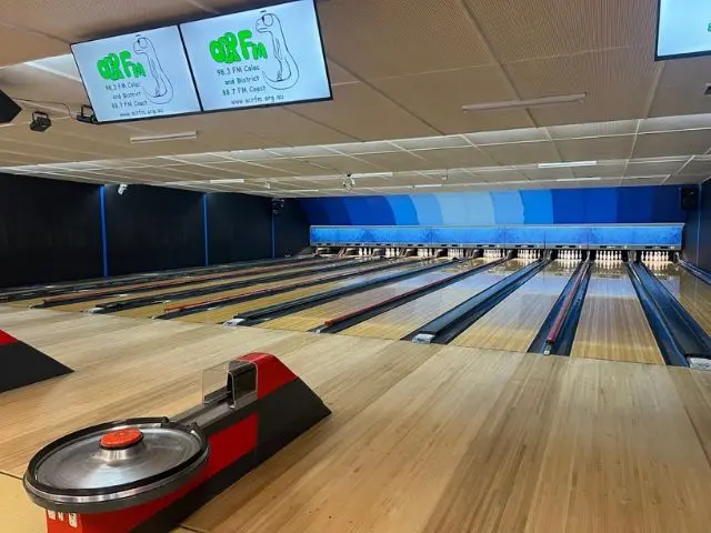 Ten Pin Bowl - Lake Colac Holiday Park